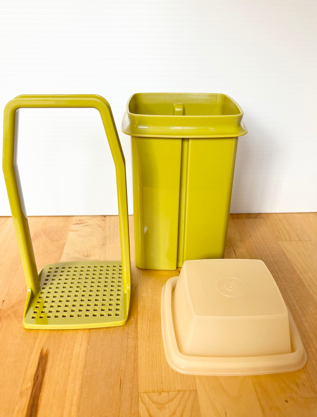 Tupperware Pick a Dill Pickle Keeper With Lid - Etsy