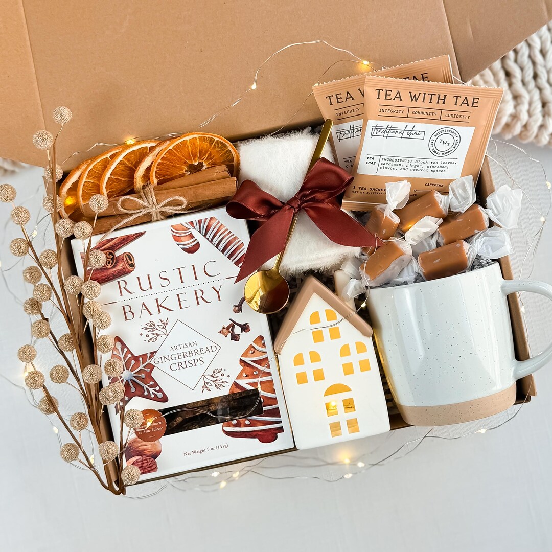 Cozy Winter Gift Box: Holiday Home Decor & Treats - Etsy