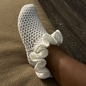 Crochet Sock Ruffle Footies Pattern - Etsy