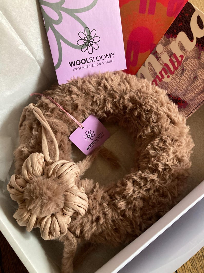 Cuddly Teddy Wool Wreath in a Delicate Nougat Color! A Dream to Melt ...