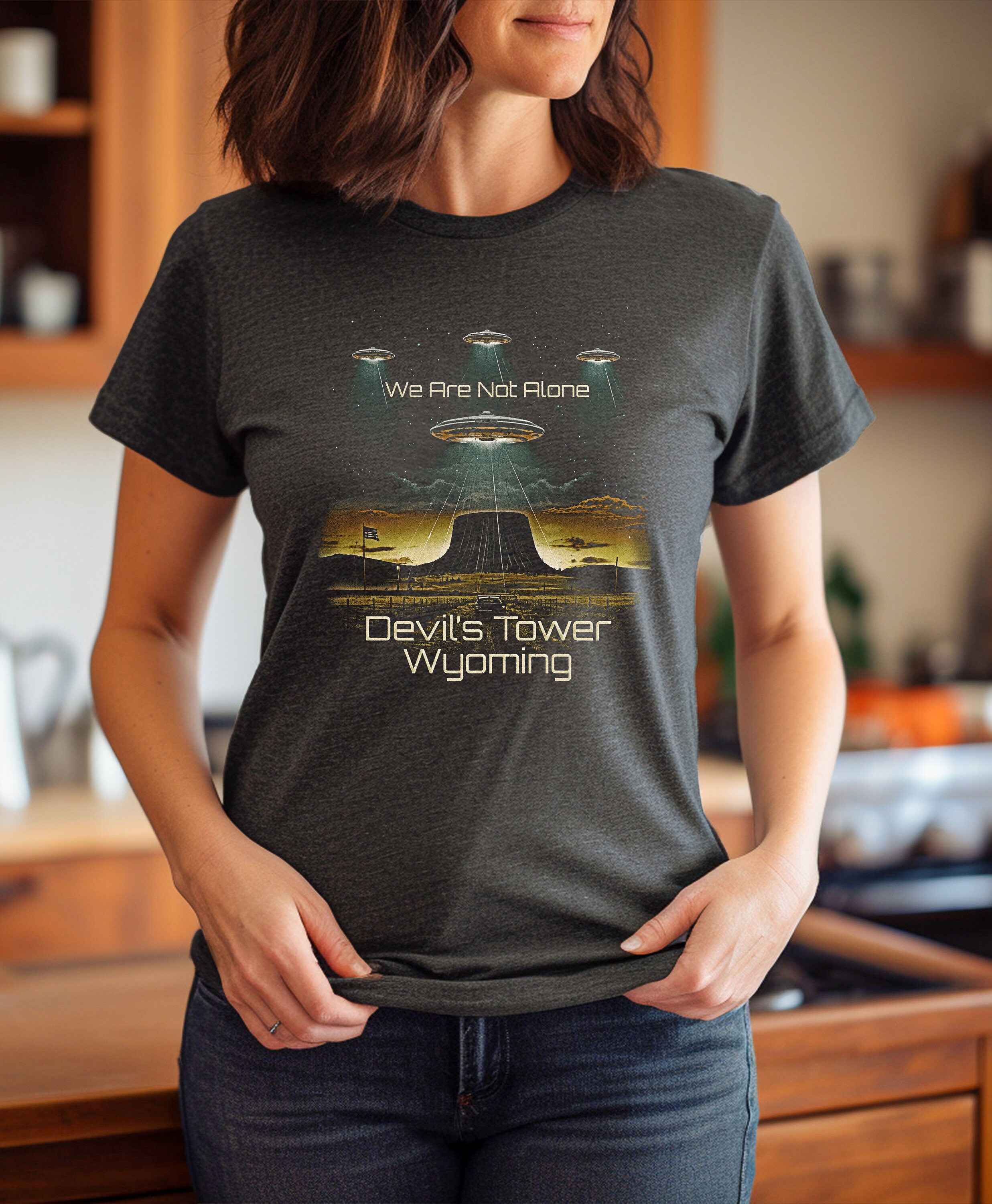 Close Encounters UFO Flying Saucer Shirt, Devils Tower Wyoming Alien ...