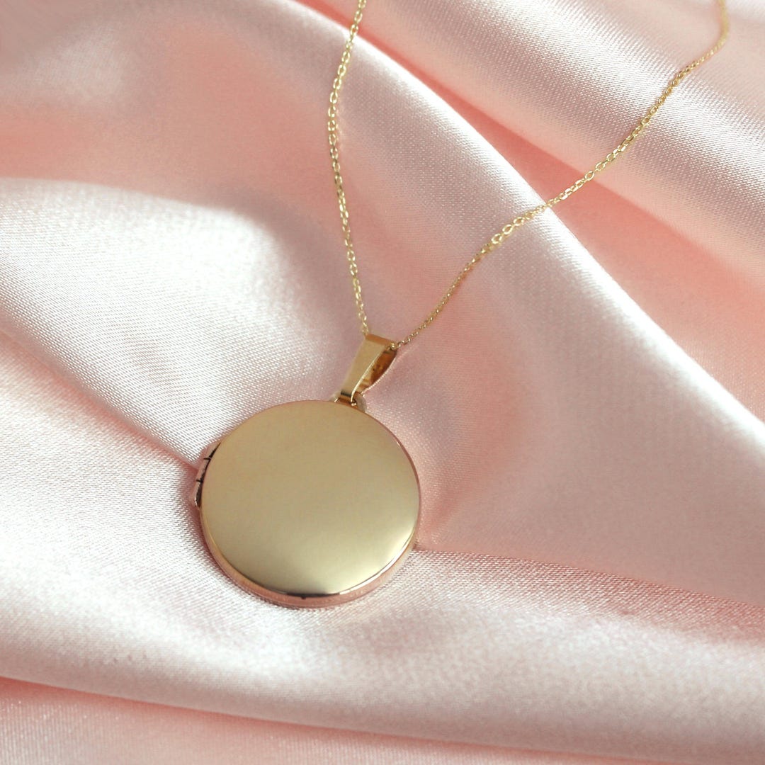 Large 9ct Yellow Gold Round Locket – Engravable Keepsake Pendant - Etsy
