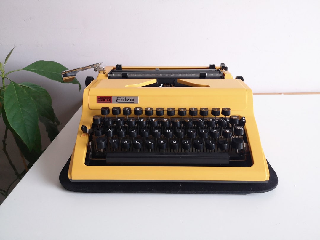 60% OFF XMAS Sale Erika Model E105 Portable Vintage Typewriter From the ...