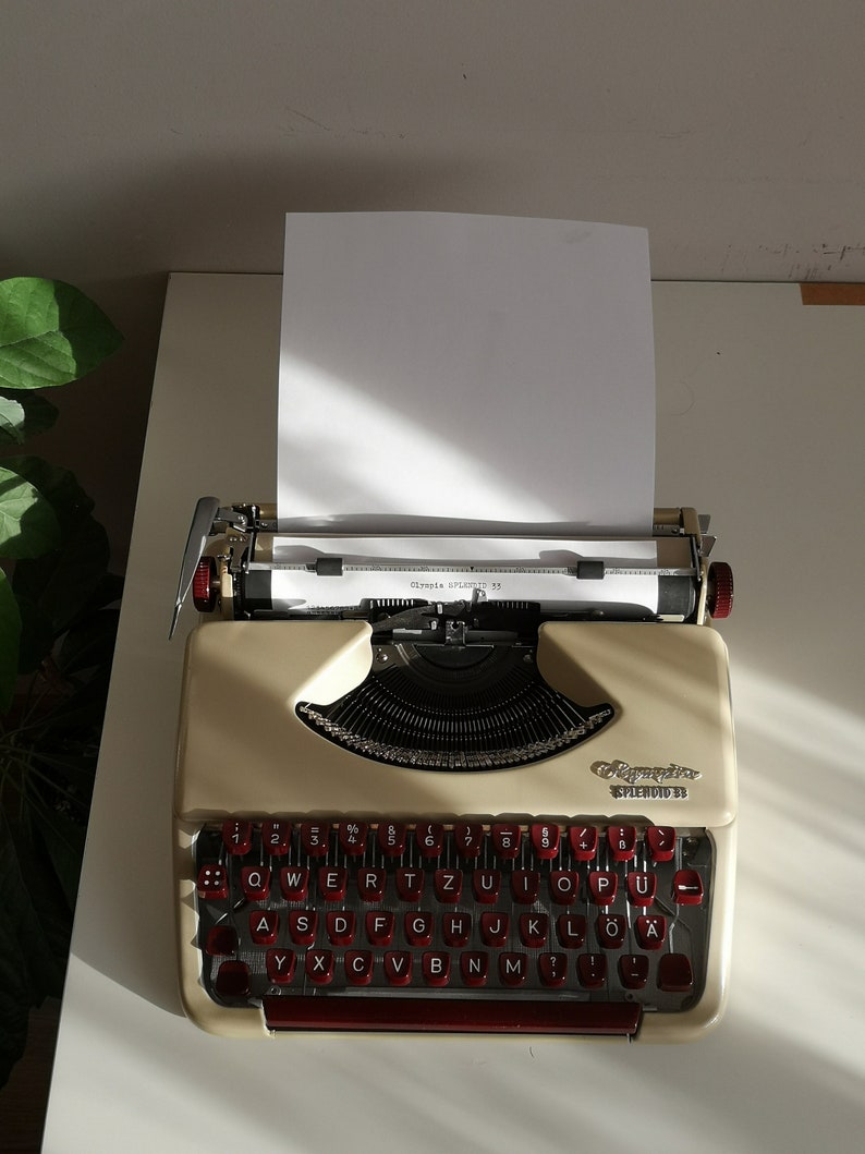 60% OFF XMAS Sale. Typewriter Olympia Splendid 33, Portable Vintage ...