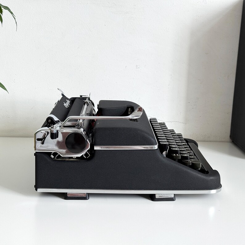 Olympia SM2 Typewriter | 1950s | Rare Original Black | Fully Serviced ...