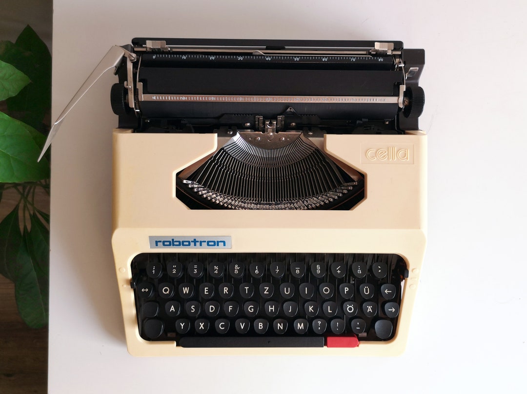 70% OFF! Robotron Cella, Portable Working Vintage Typewriter From the ...