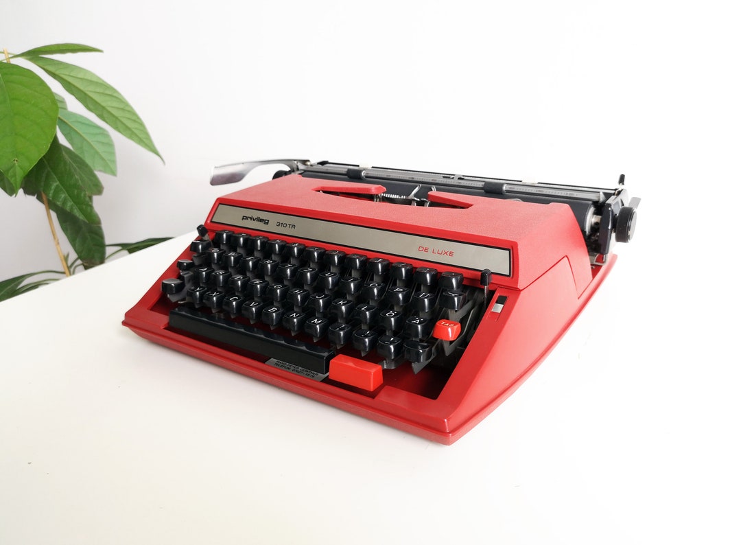 60% OFF Privileg 310 TR De Luxe Portable Manual Typewriter, Vintage ...