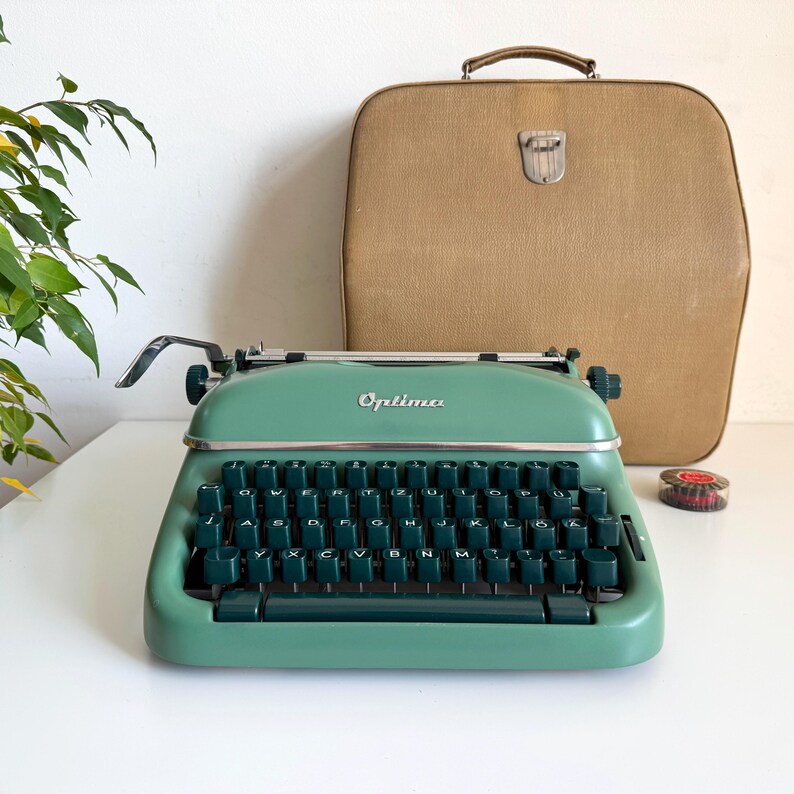 Typewriter Optima Elite 3 From the 1960s, Working, Professionally ...