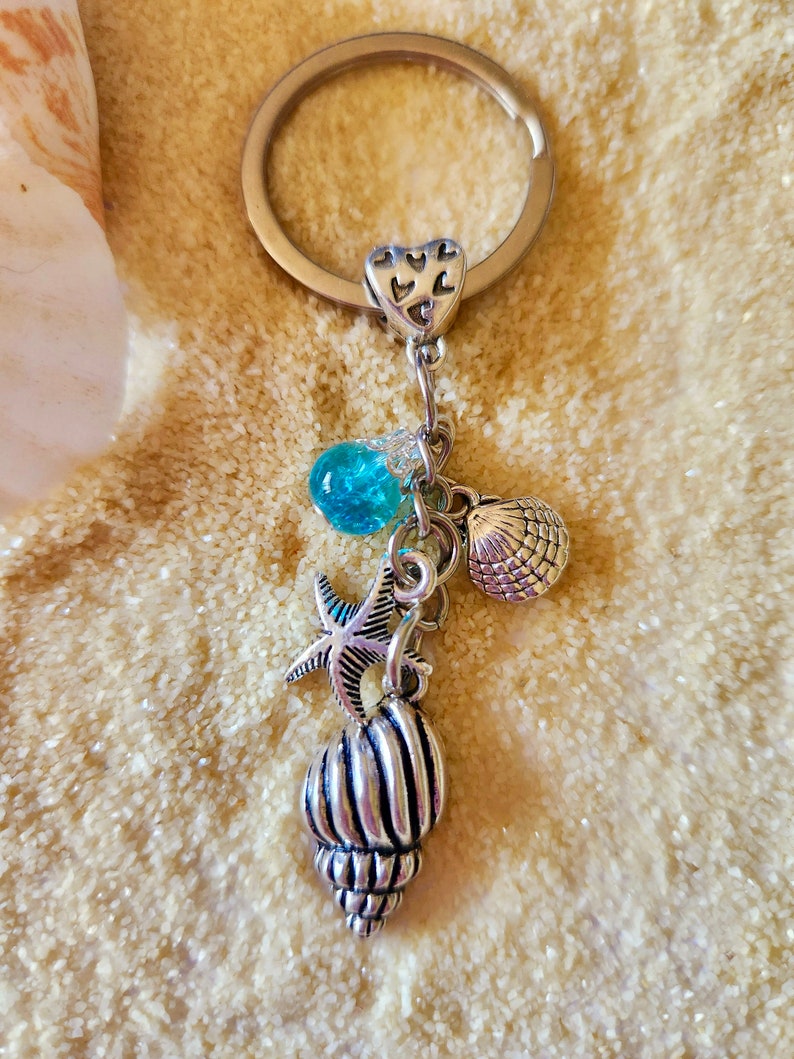 Lovely Seashells and Starfish Ocean Beach Keychain - Etsy