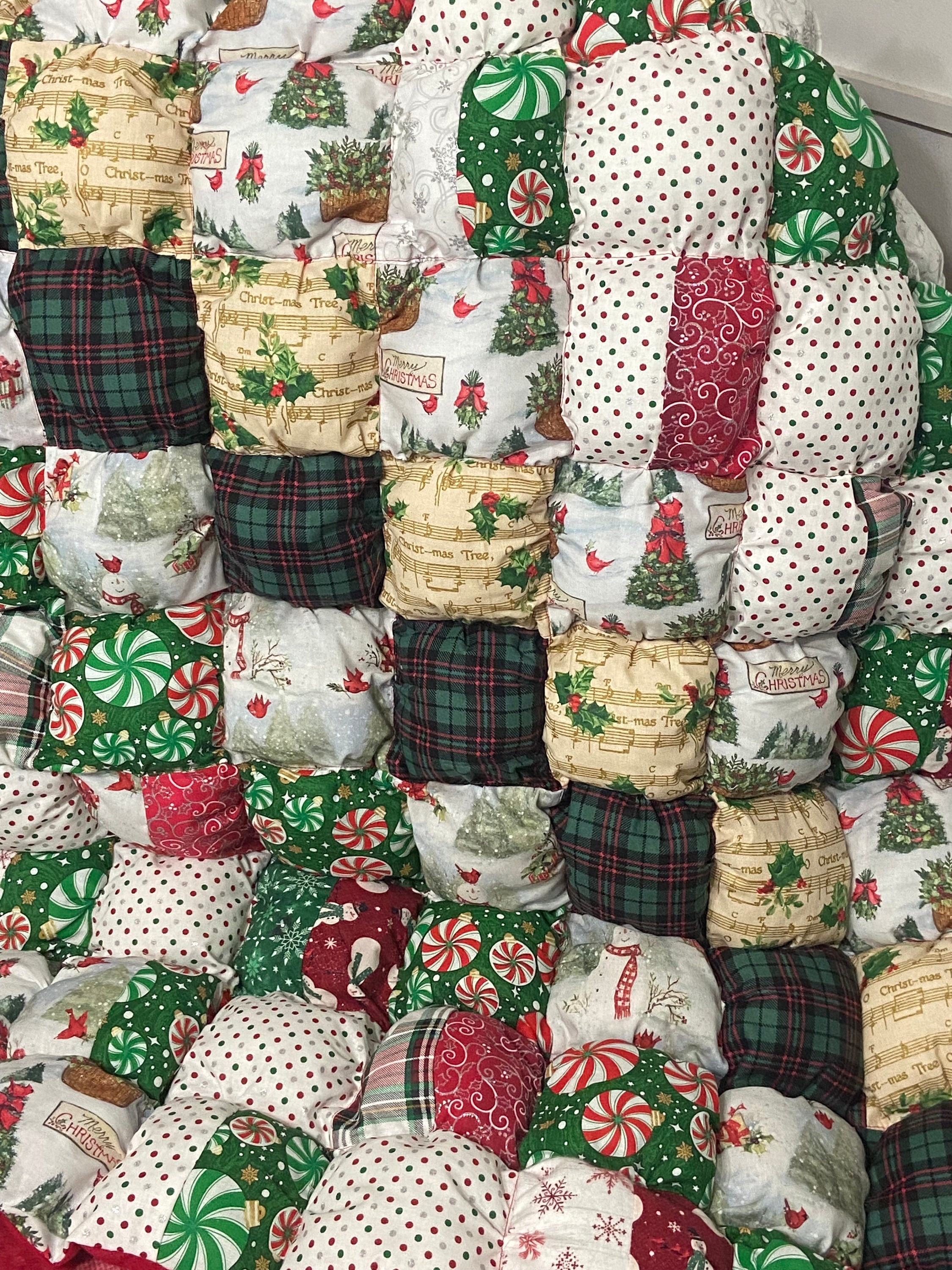 Christmas Throw / Puff Quilt / Decor - Etsy