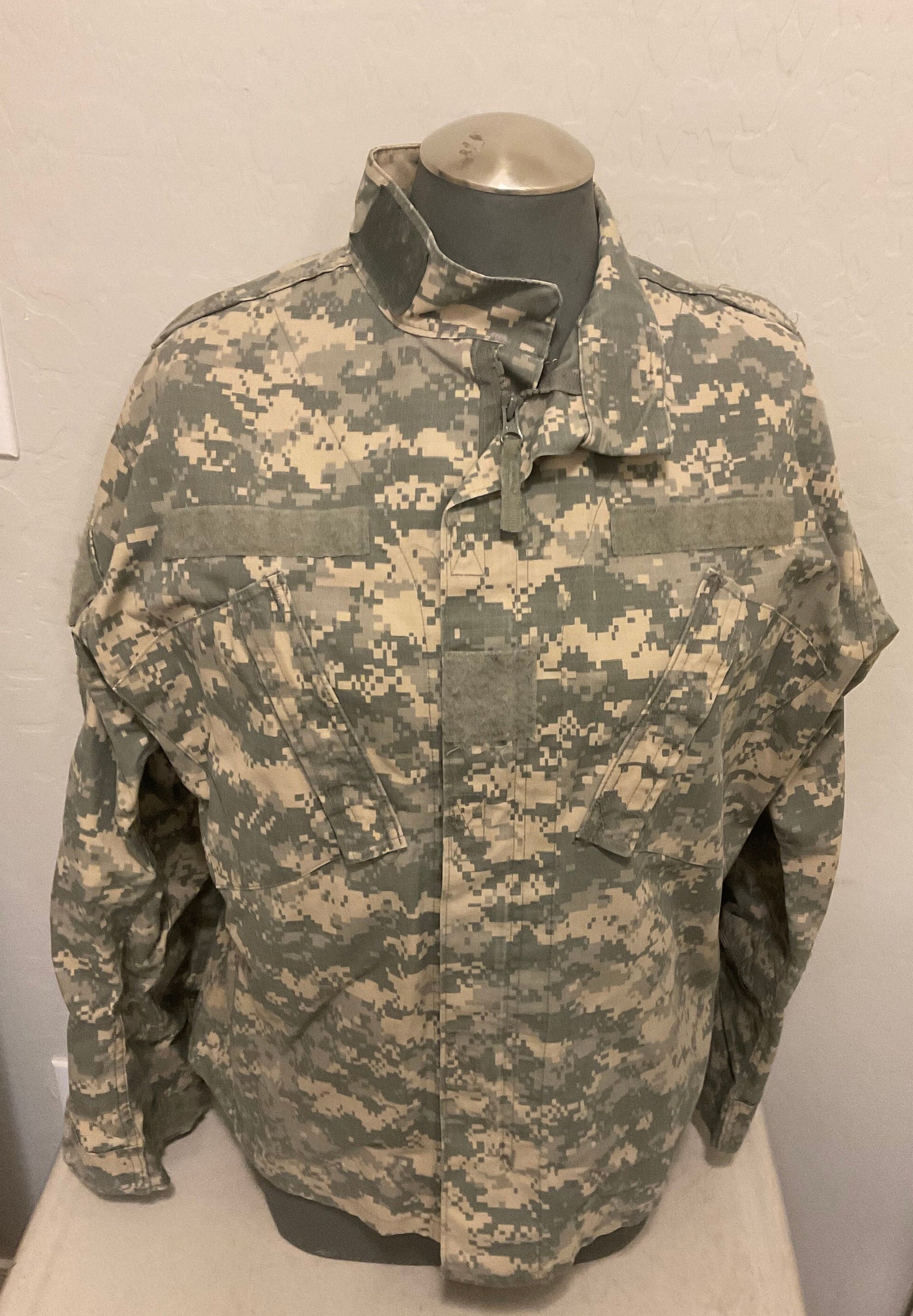 US Military Issued ACU/ABU Digital Camo Shirt Jacket. Like New ...