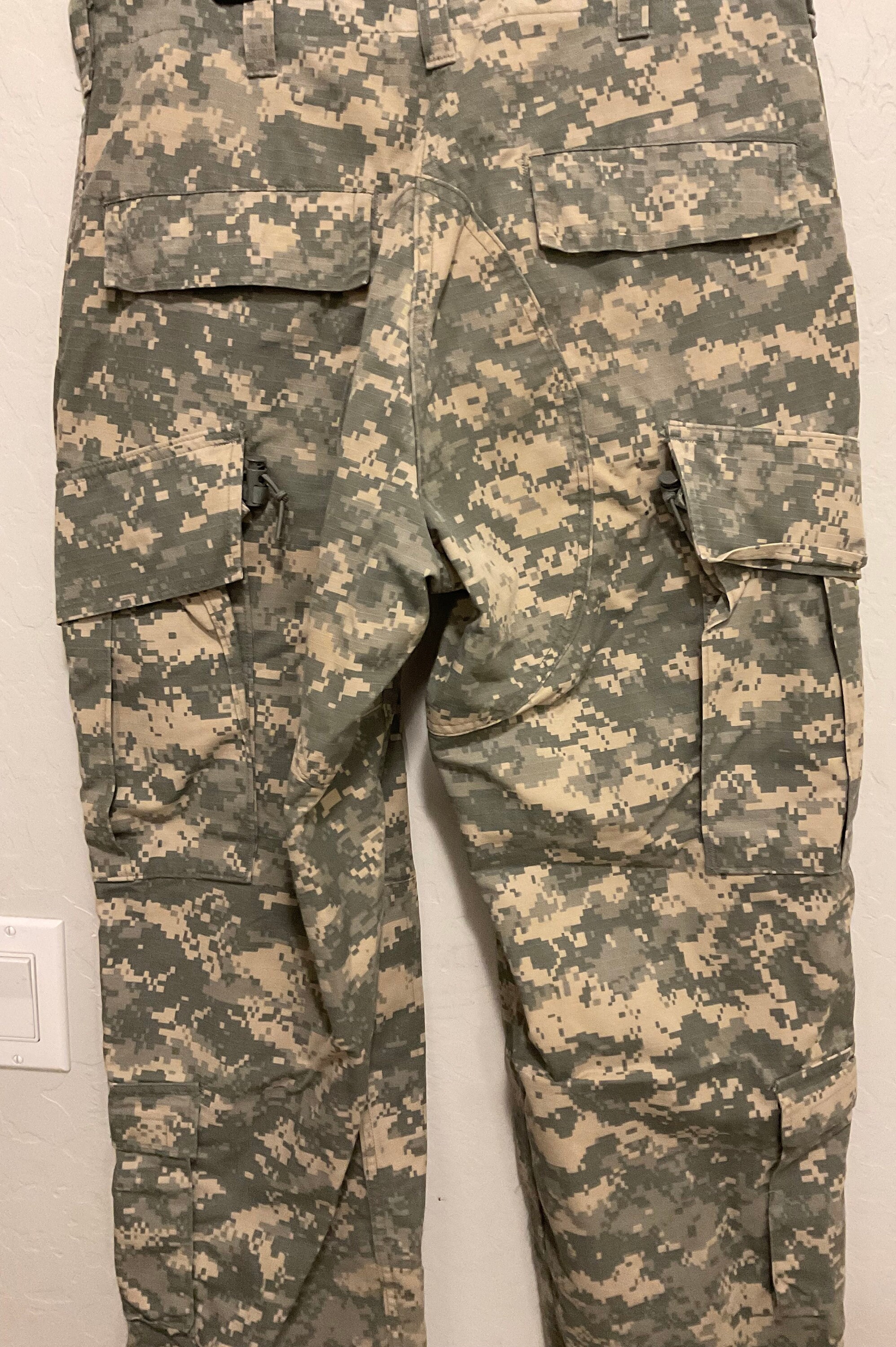 US Military ACU/ABU Pants. Various Sizes and Pattern. Please Note the ...