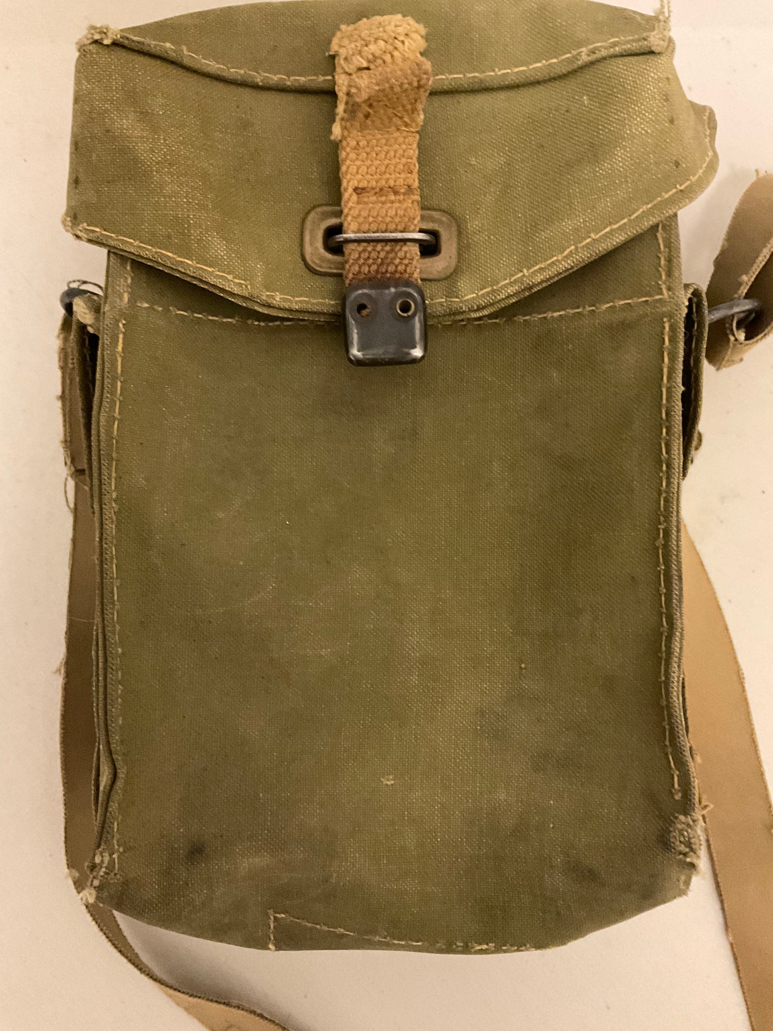 Vintage 1945 WWII British Gas Mask Pouch - Etsy