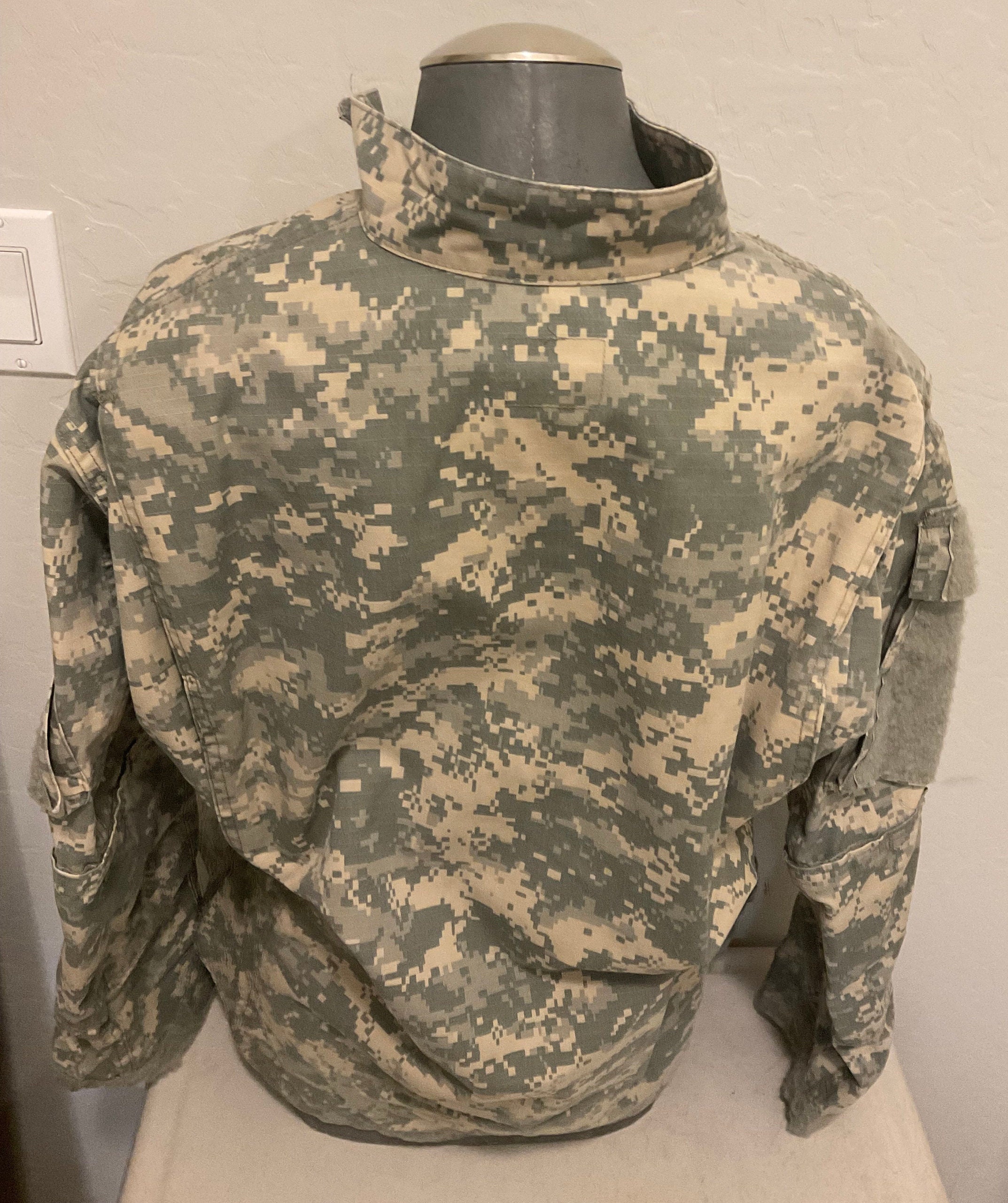 US Military Issued ACU/ABU Digital Camo Shirt Jacket. Like New ...