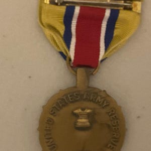 Vintage Army Reserve Achievement Medal - Etsy