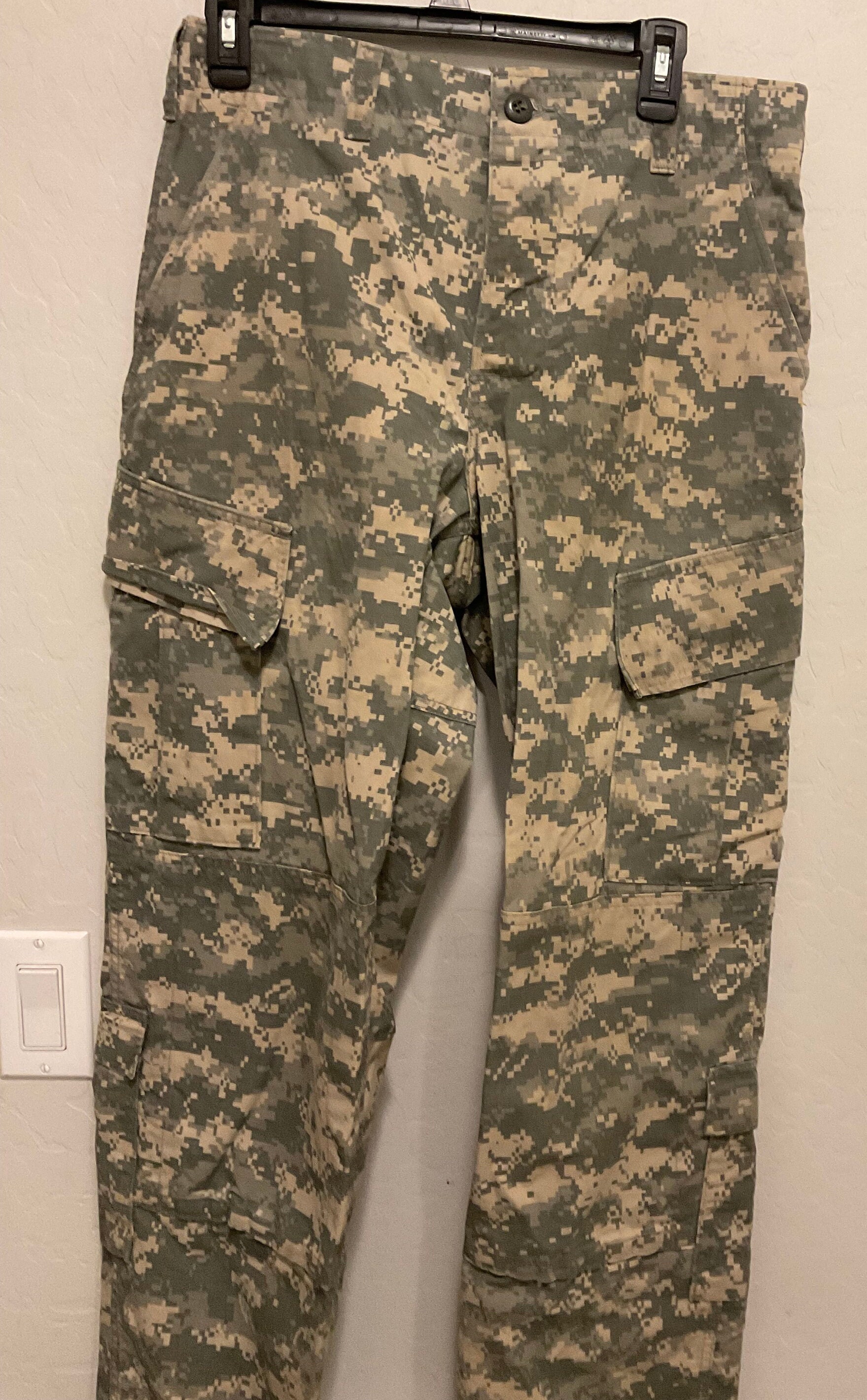 US Military ACU/ABU Pants. Various Sizes and Pattern. Please Note the ...