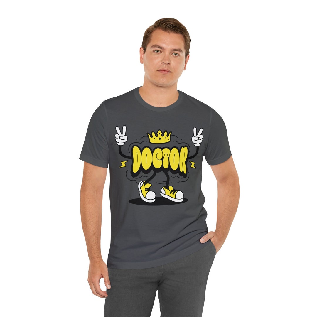 Doctor Graffiti T-shirt: Crowned Medical Style - Etsy