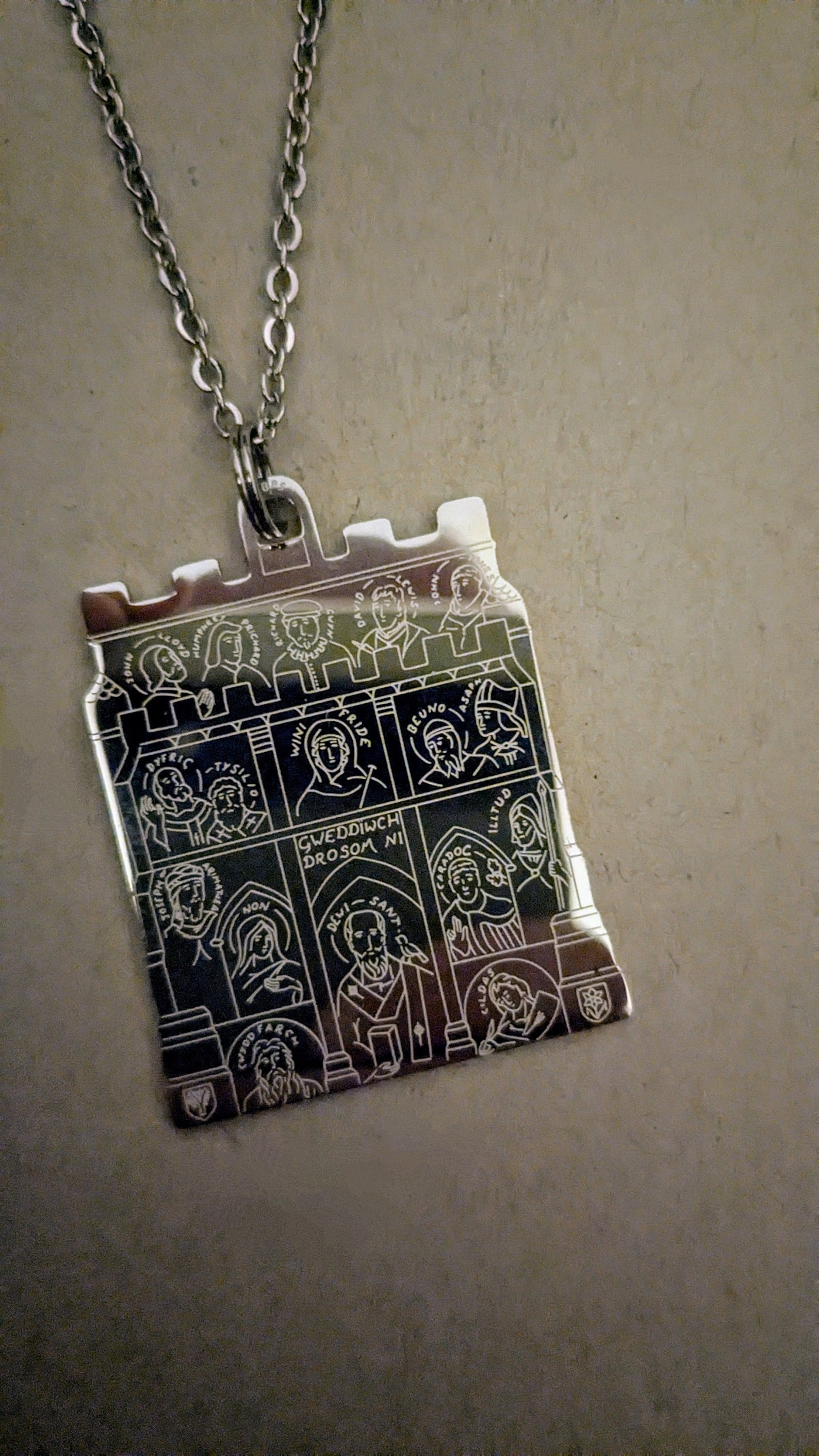 Early British Saints Medal in Stainless Steel With Chain | Welsh ...