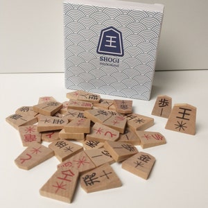 International / Westernized Shogi Set With Arrows and Japanese 1-kanji ...