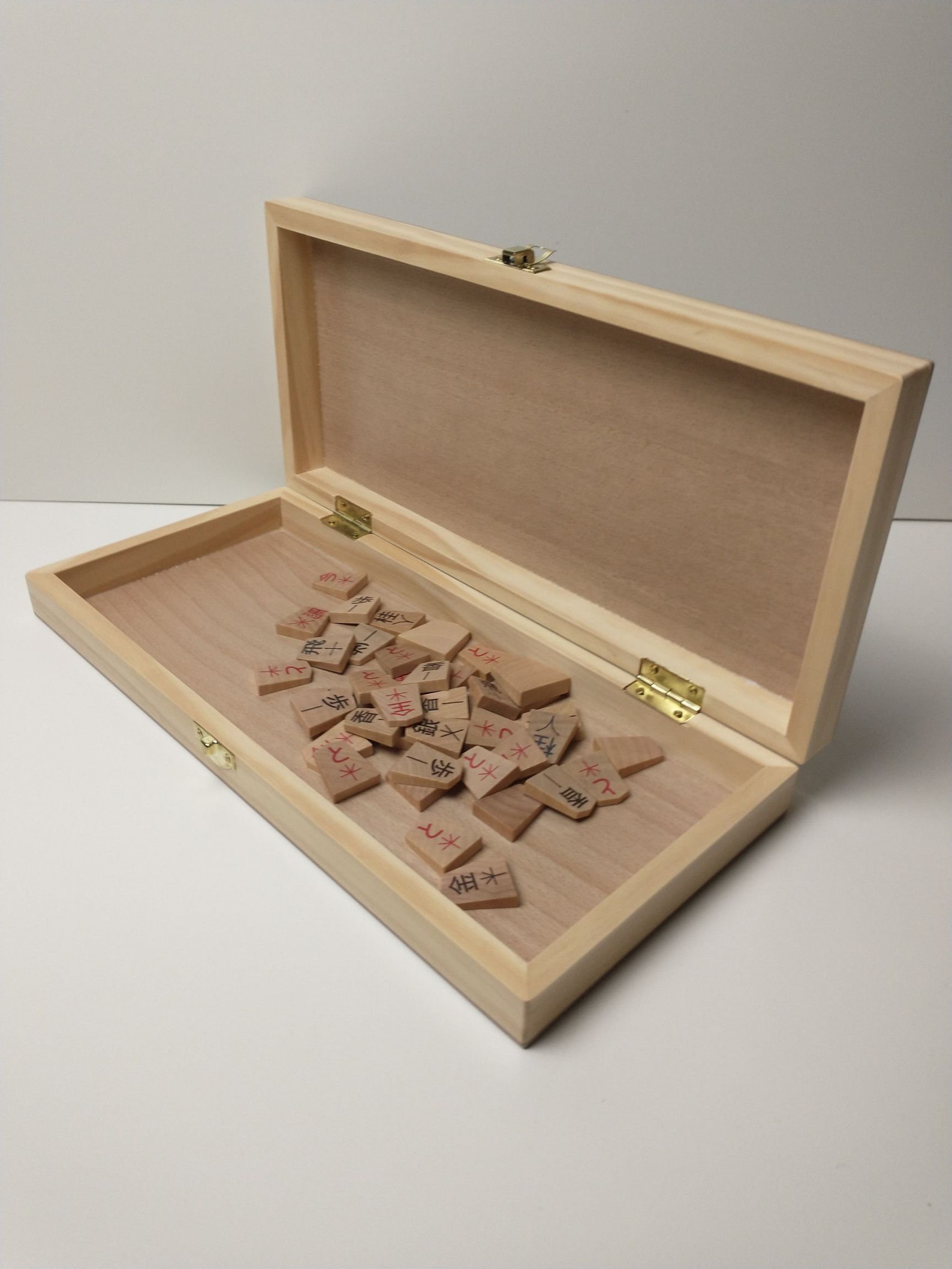 International / Westernized Shogi Set With Arrows and Japanese - Etsy