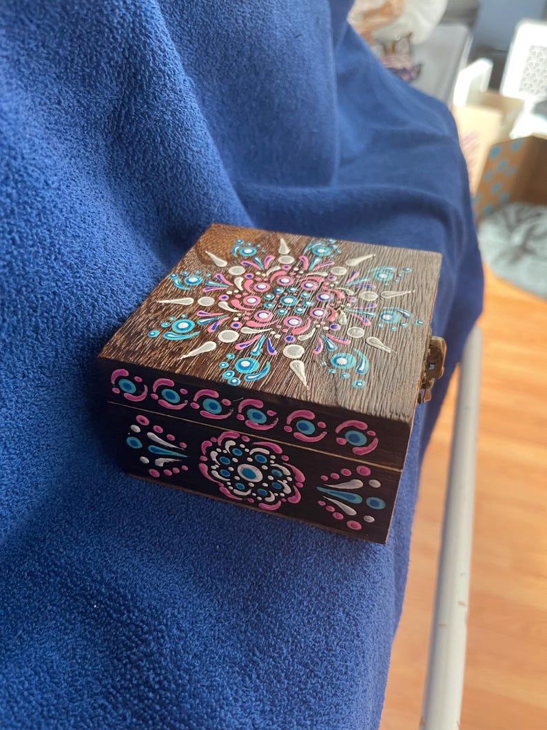 Small Wooden Trinket or Jewelry Box. Hand Painted - Etsy