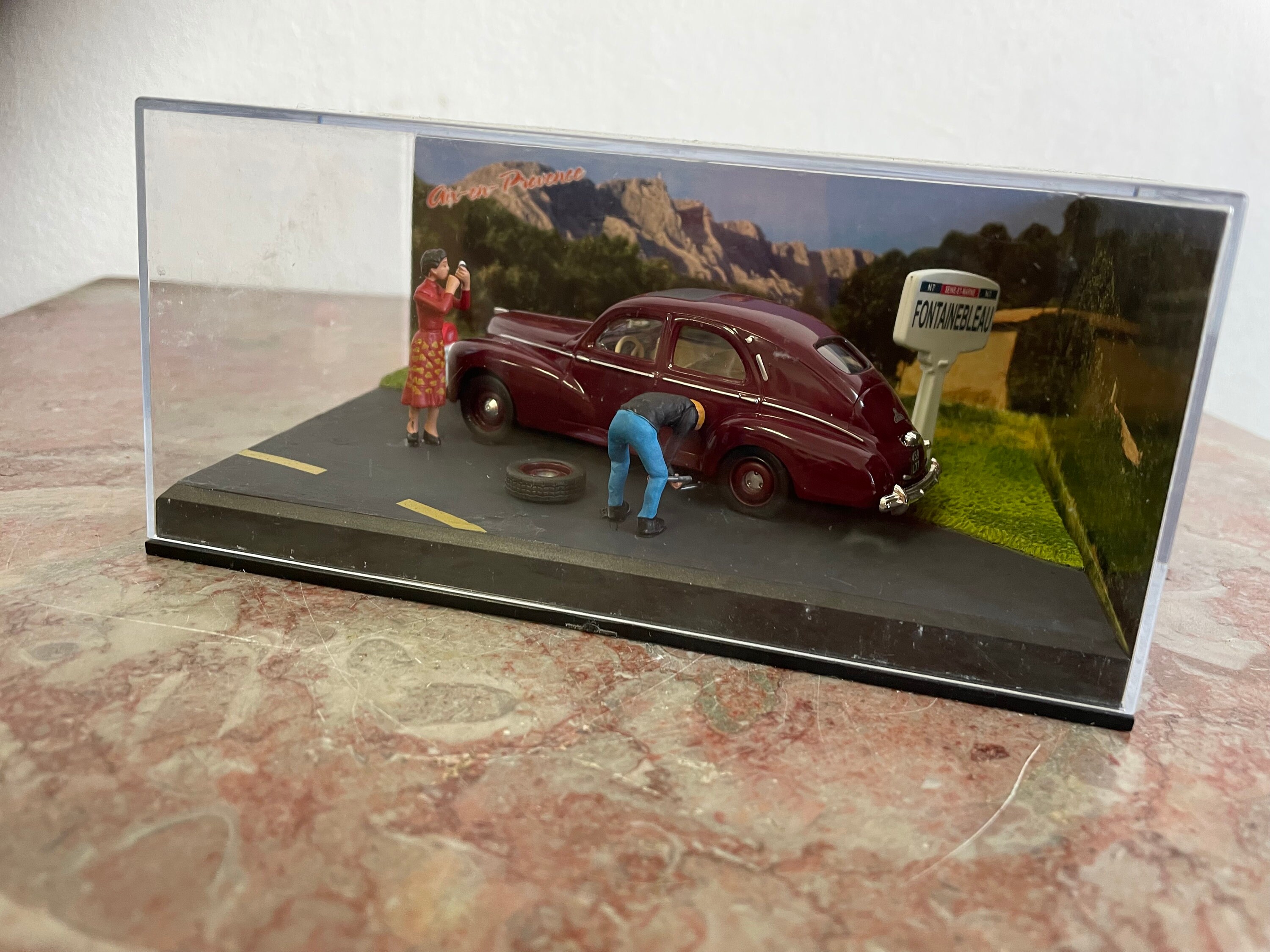 Renault Ondine in Panorama Box La Route Bleue / Ataya With Figures ...