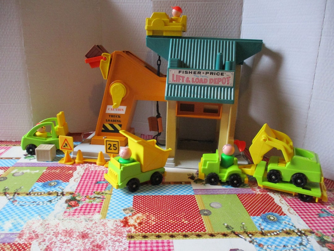 Fisher Price 942 Little People Lift & Load Depot Vintage 1977 ...