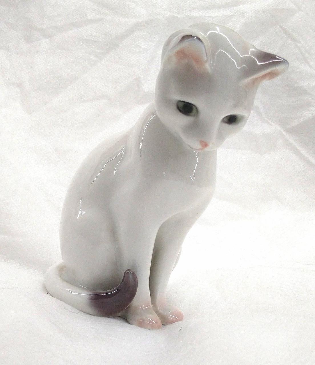 Royal Copenhagen Sitting White Cat Figurine – Elegant Danish Porcelain ...