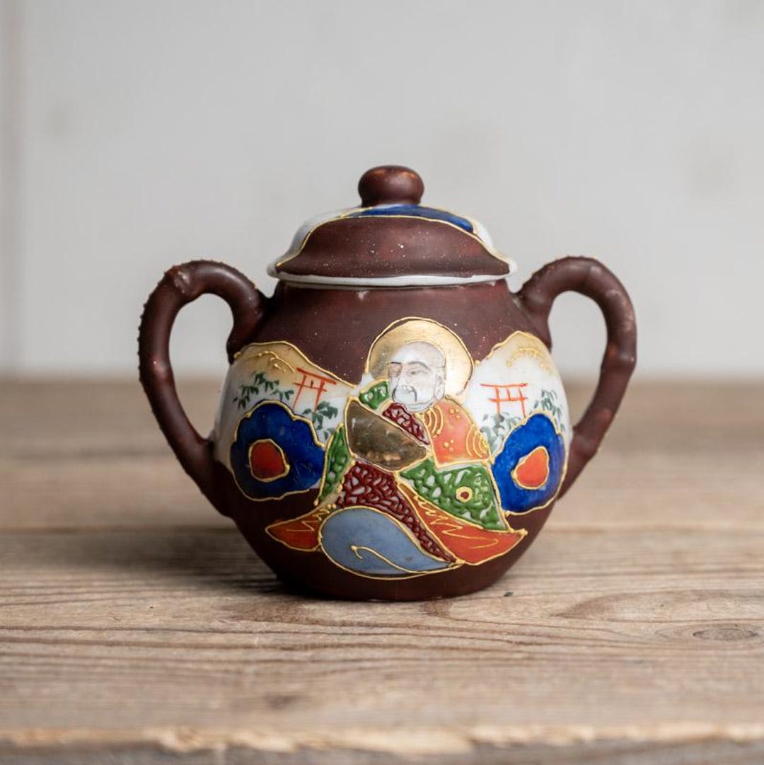 Antique Kutani Ware Lidded Jar With Ears – 20th Century Taisho-showa ...