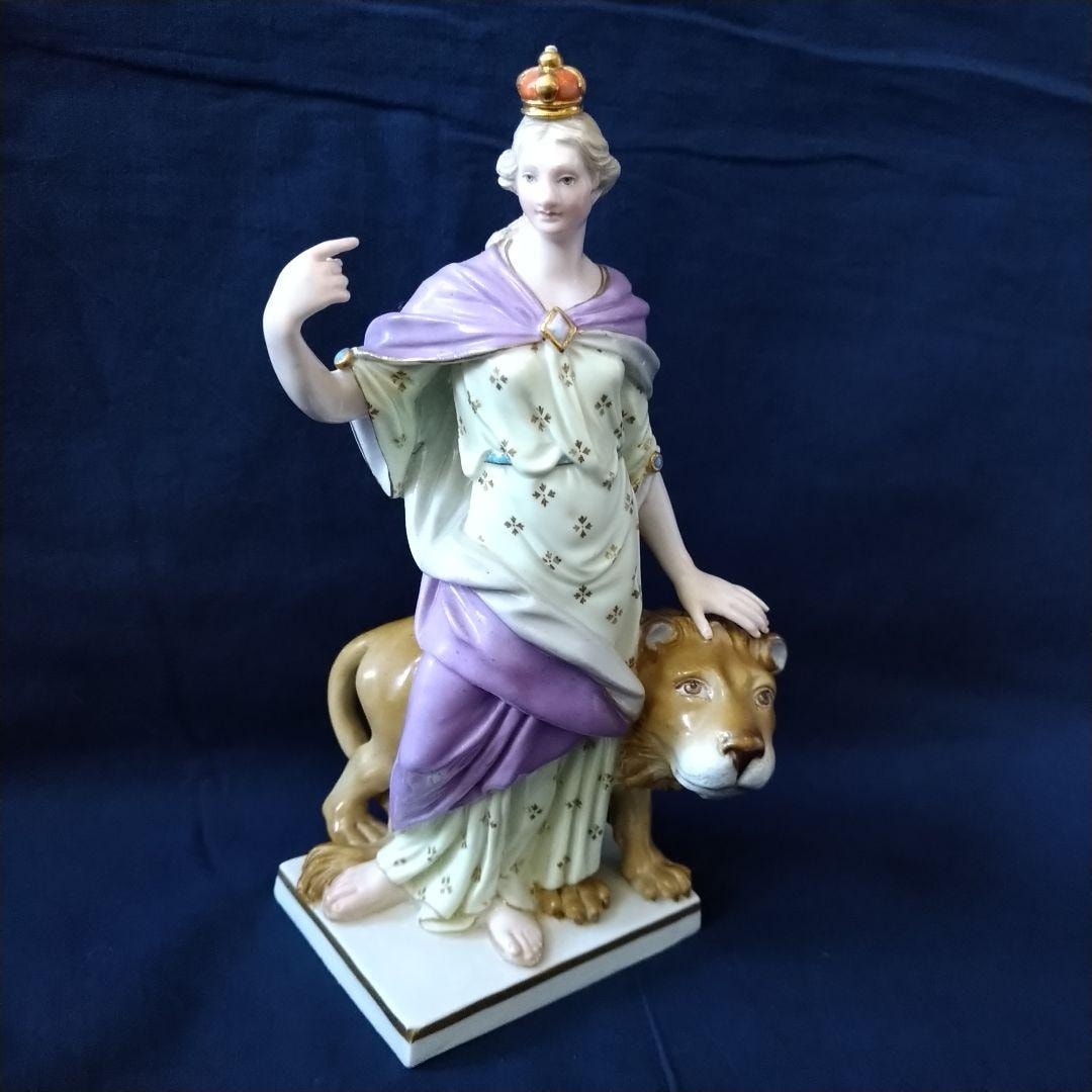 Meissen Figurine 'queen and Lion' - Rare Porcelain Masterpiece, 8.27 In ...