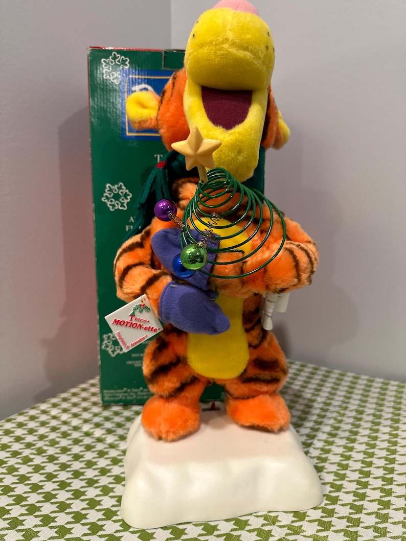 Vintage TIGGER Animated Christmas Display Figure Winnie the Pooh ...