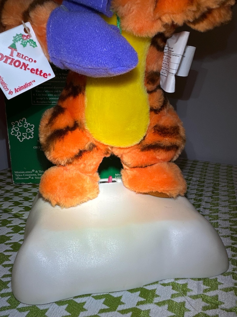 Vintage TIGGER Animated Christmas Display Figure Winnie the Pooh ...