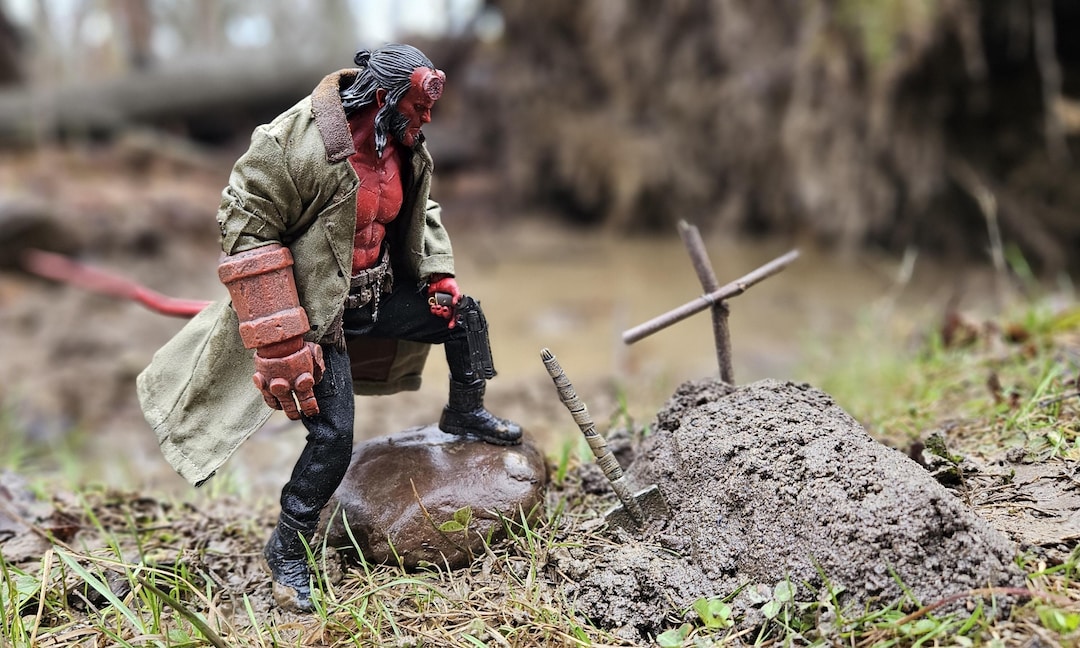 Mezco Hellboy Wall Decoration - Etsy