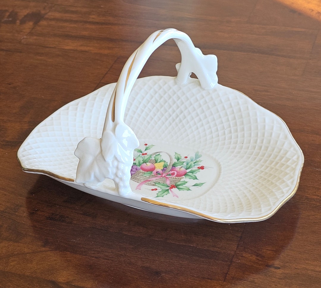 Mikasa Ivory Bone China Basket Christmas Spirit B2098 Narumi Japan ...