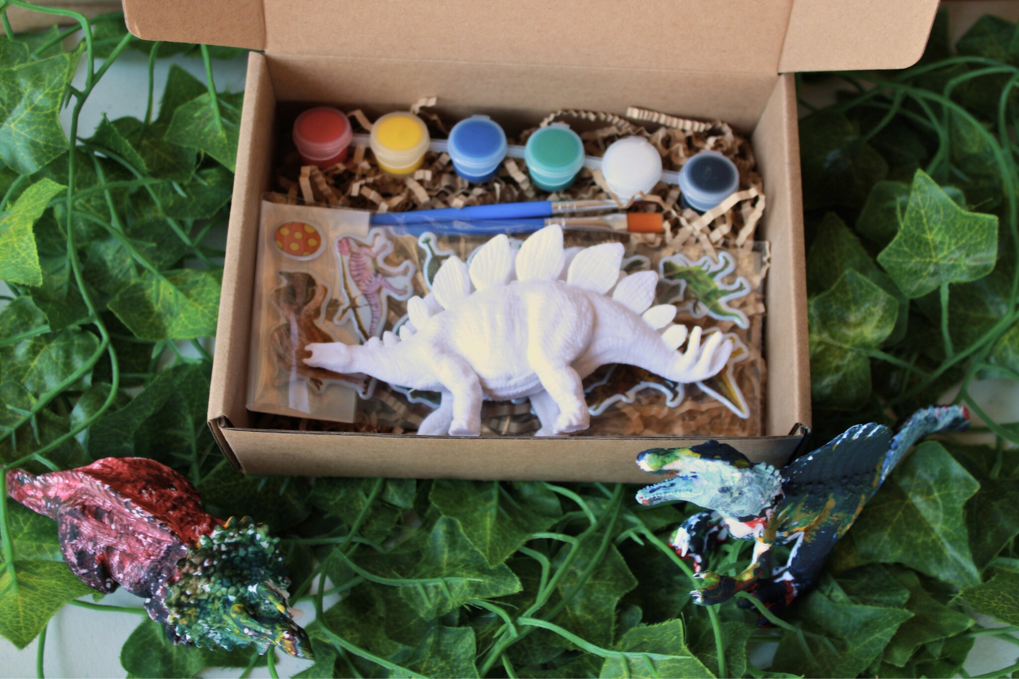 Kids Birthday Party Craft Table Dinosaur Paint Kit Set, Paint a ...