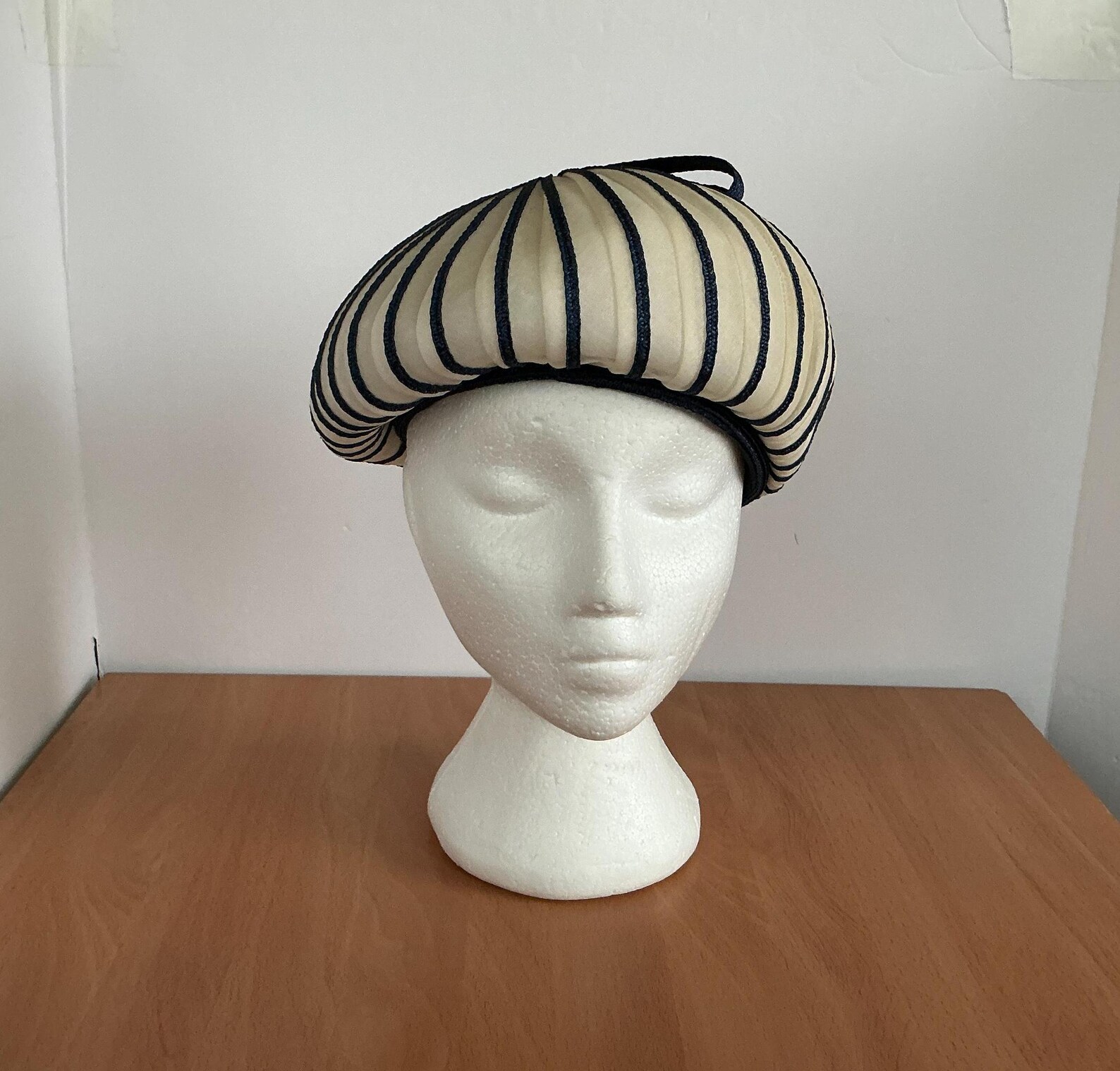 Vintage 1960s Bubble Style Hat - Etsy