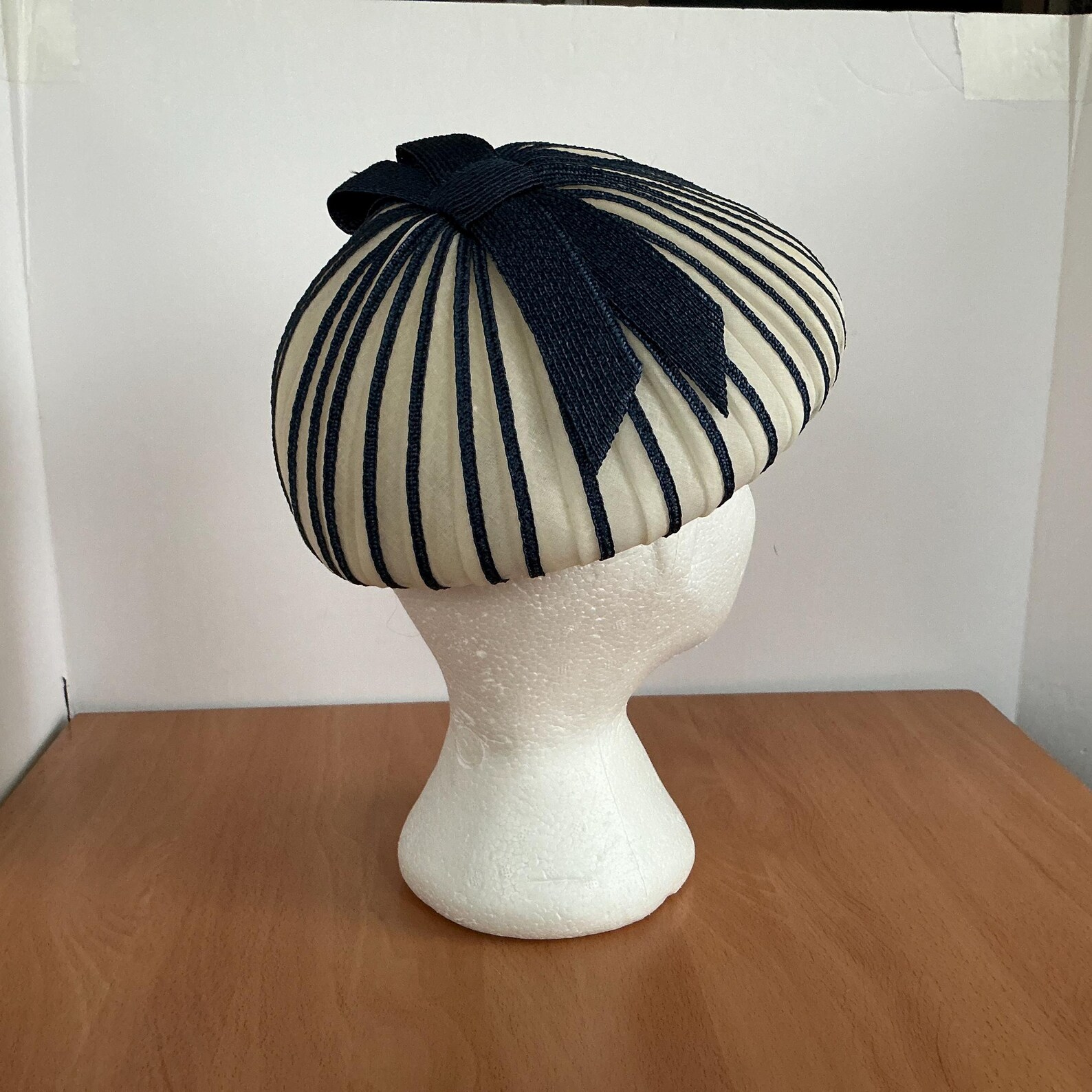 Vintage 1960s Bubble Style Hat - Etsy
