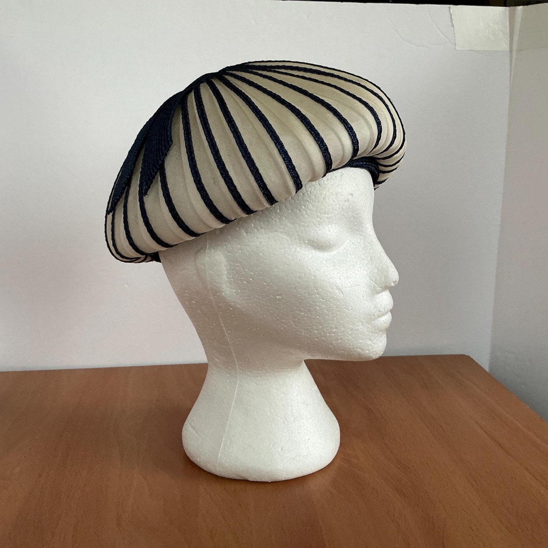 Vintage 1960s Bubble Style Hat - Etsy