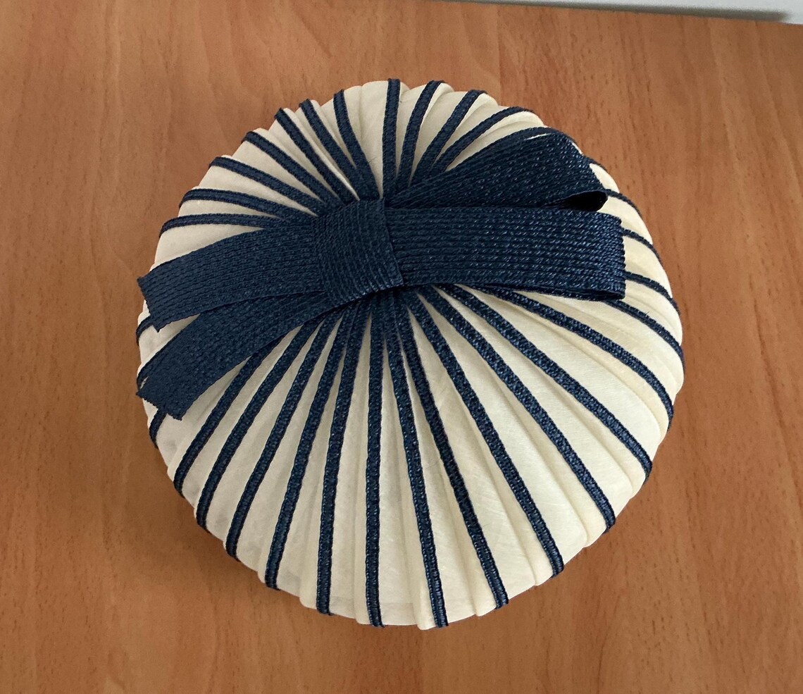 Vintage 1960s Bubble Style Hat - Etsy