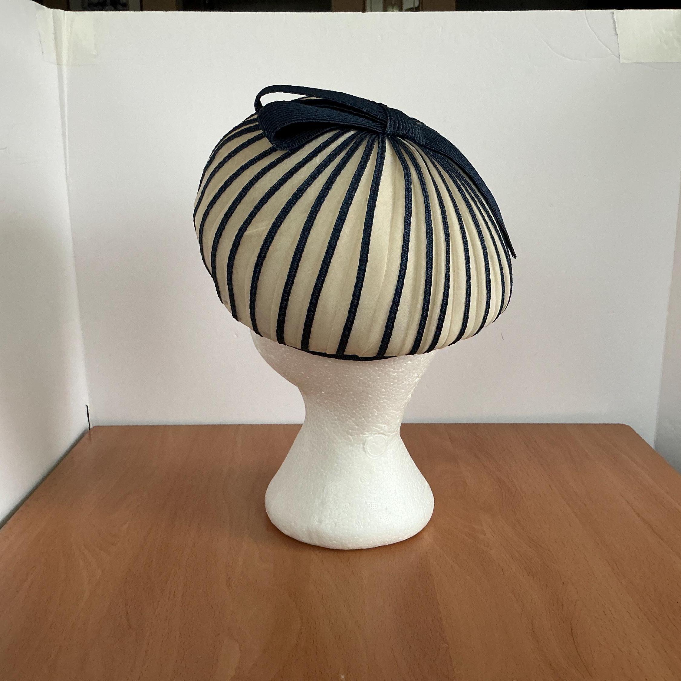 Vintage 1960s Bubble Style Hat - Etsy