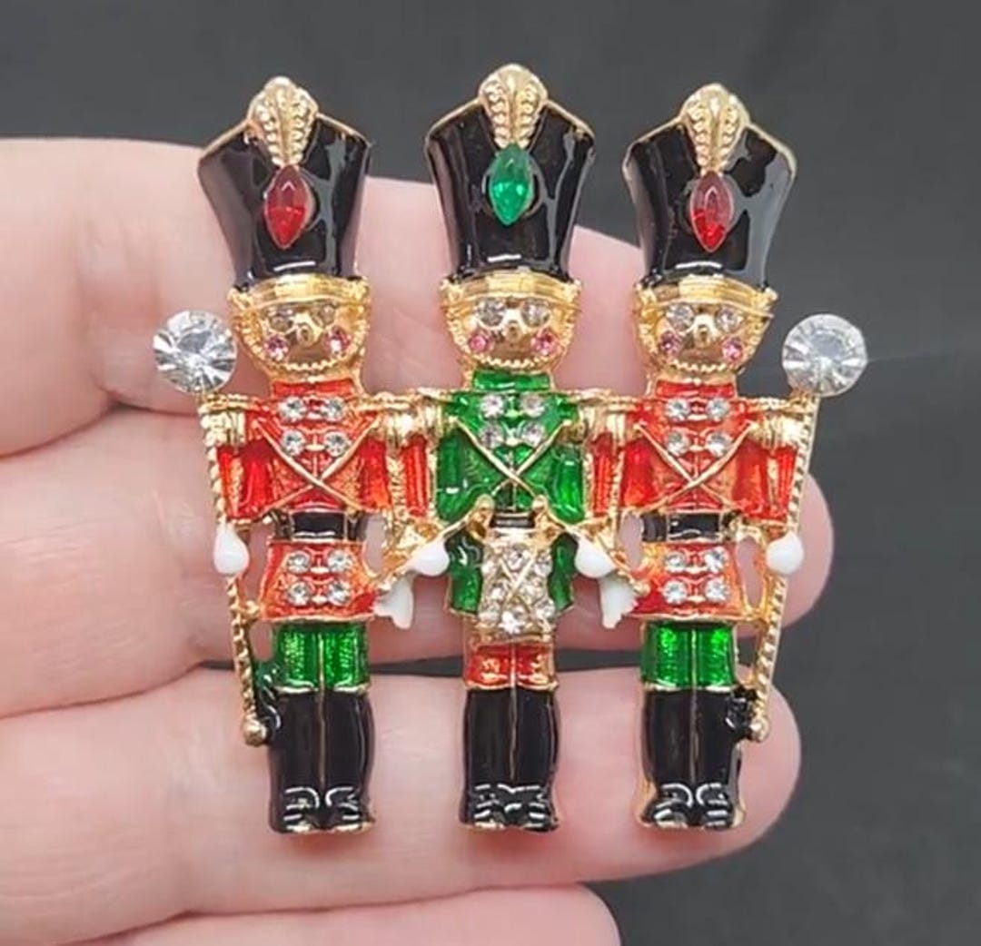 Nutcracker Toy Soldiers Christmas Brooch Enamel & Rhinestones Classic ...