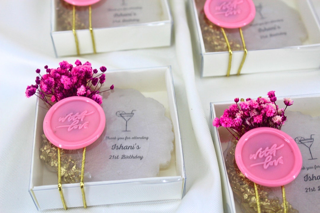 Personalized Wedding Gold Processing Epoxy Magnet Favor, Wedding Resin ...