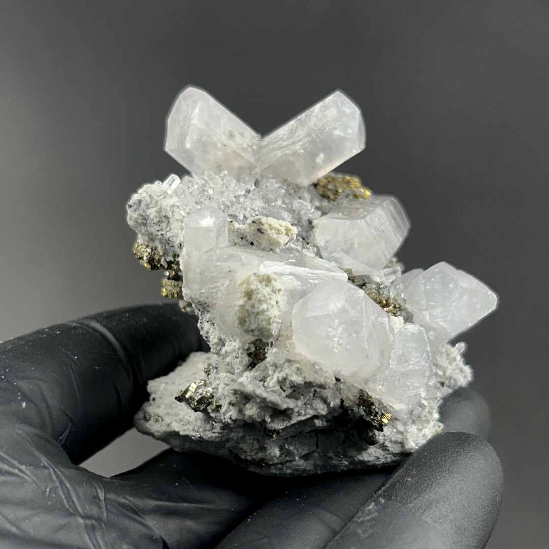 Columnar Calcite With Pyrite -UV Reactive-fluorescent Mineral,pink ...