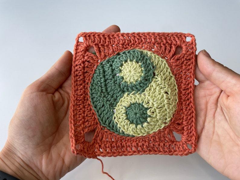 YIN YANG GRANNY Square Pattern | Beginner Friendly Step-by-step Guide ...