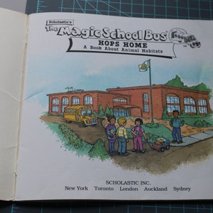 Scholastic's the Magic School Bus Hops Home - A Book About Animal ...