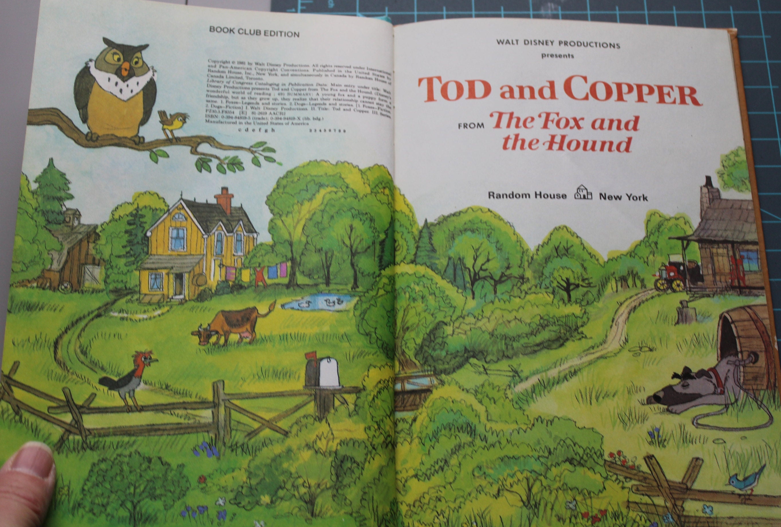 Walt Disneys Presents Tod and Copper From the Fox and the Hound 1981 ...