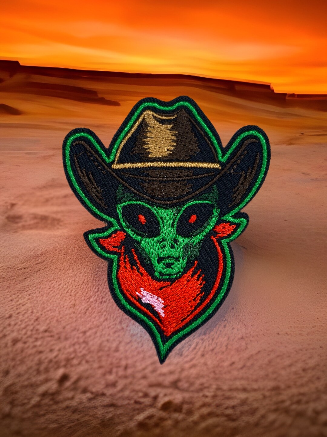 Aliens! Embroidered Iron on Patches! *FREE SHIPPING* (item Sizes in ...