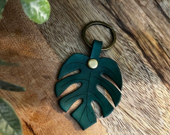 Monstera Leaf Enamel Keychain // Gold / Green / Palm Leaf / Plants ...