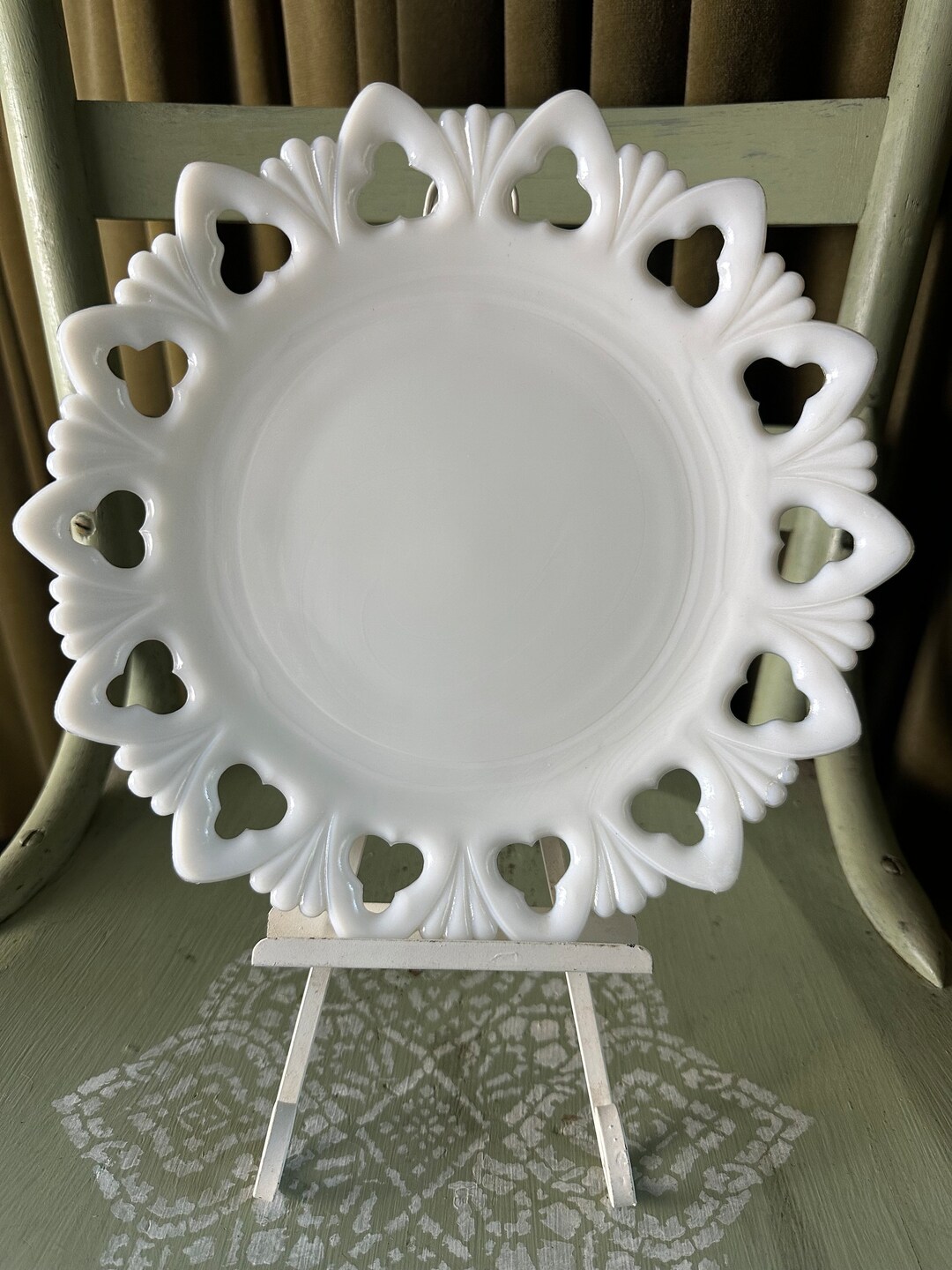 Vintage Kemple Shell and Club Motif Milk Glass Open Heart Scalloped ...