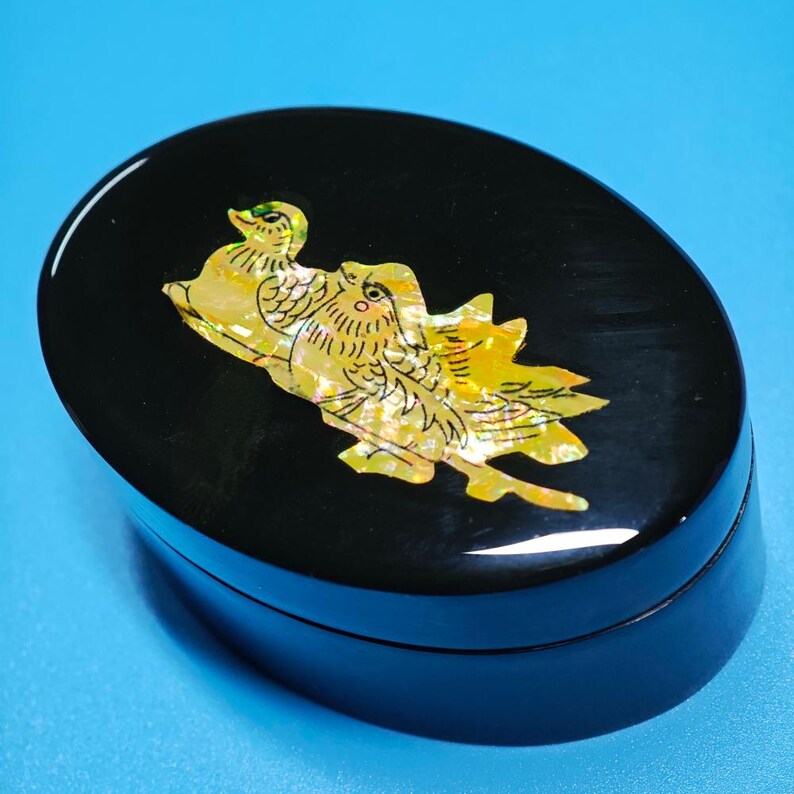 Handcrafted Shell Inlay Women's Rouge Powder Box Duck Egg Shape Mother ...